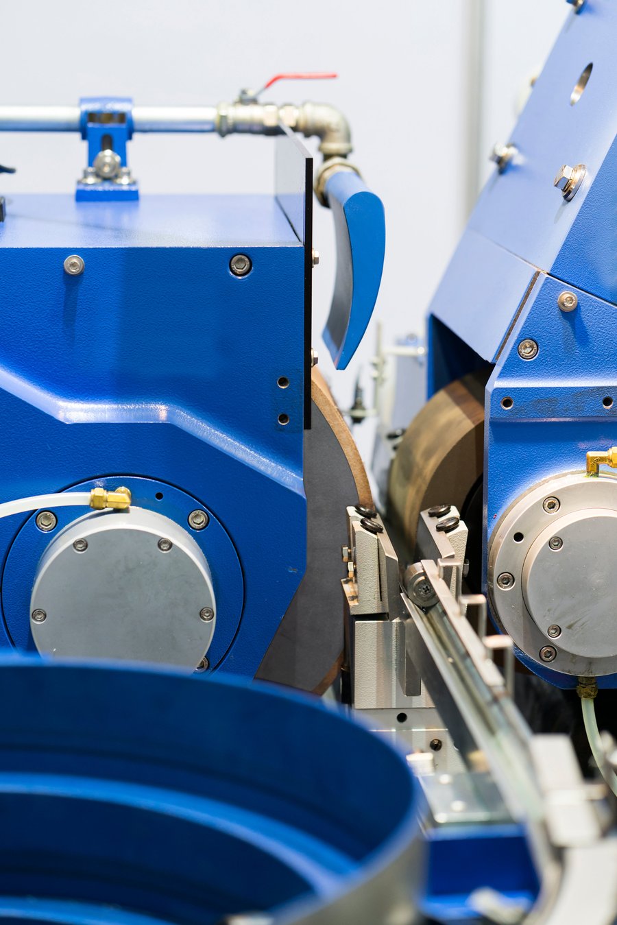 What is Thru Feed Grinding?